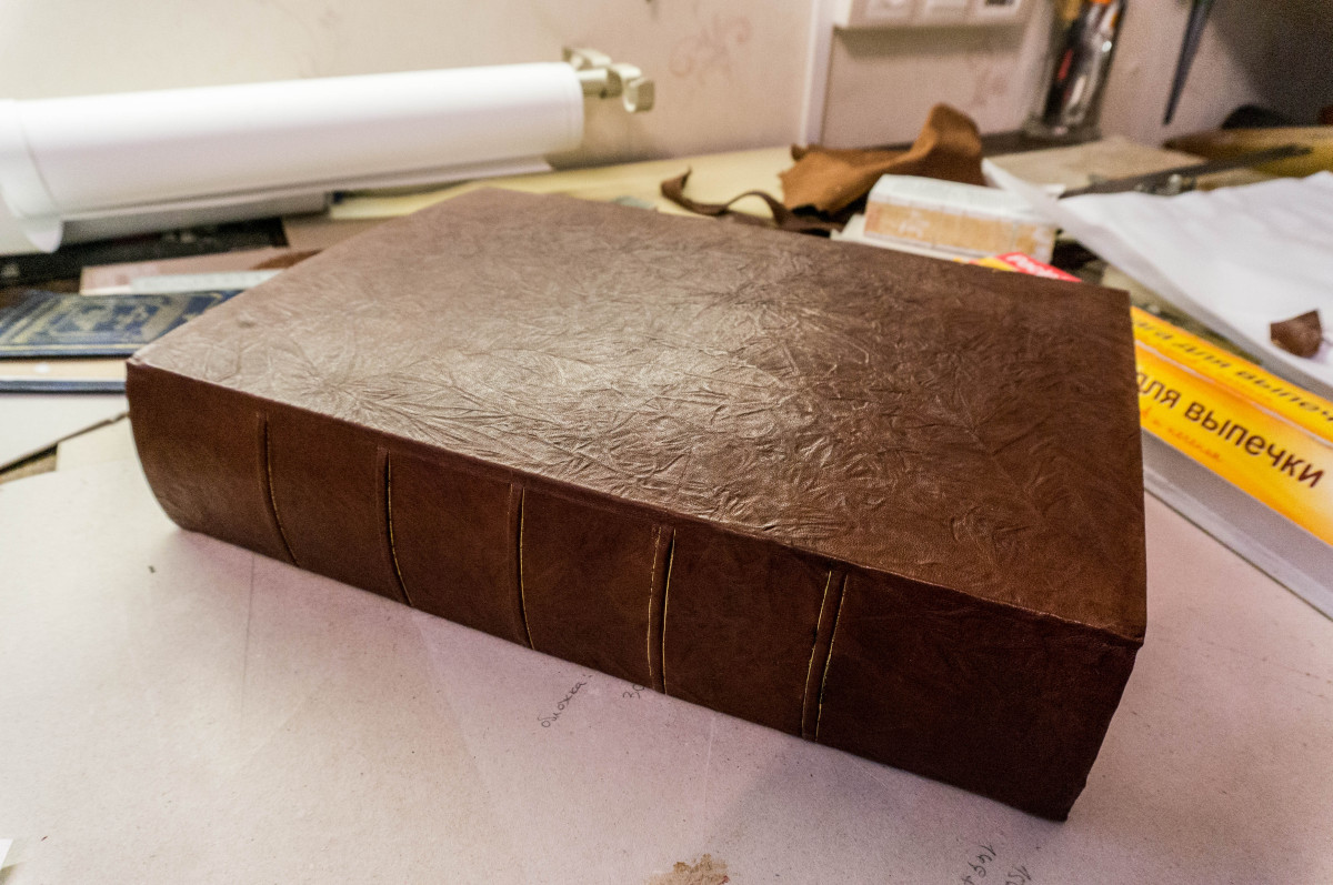 Building a Fake Rounded Spine for a Box - iBookBinding - Bookbinding ...